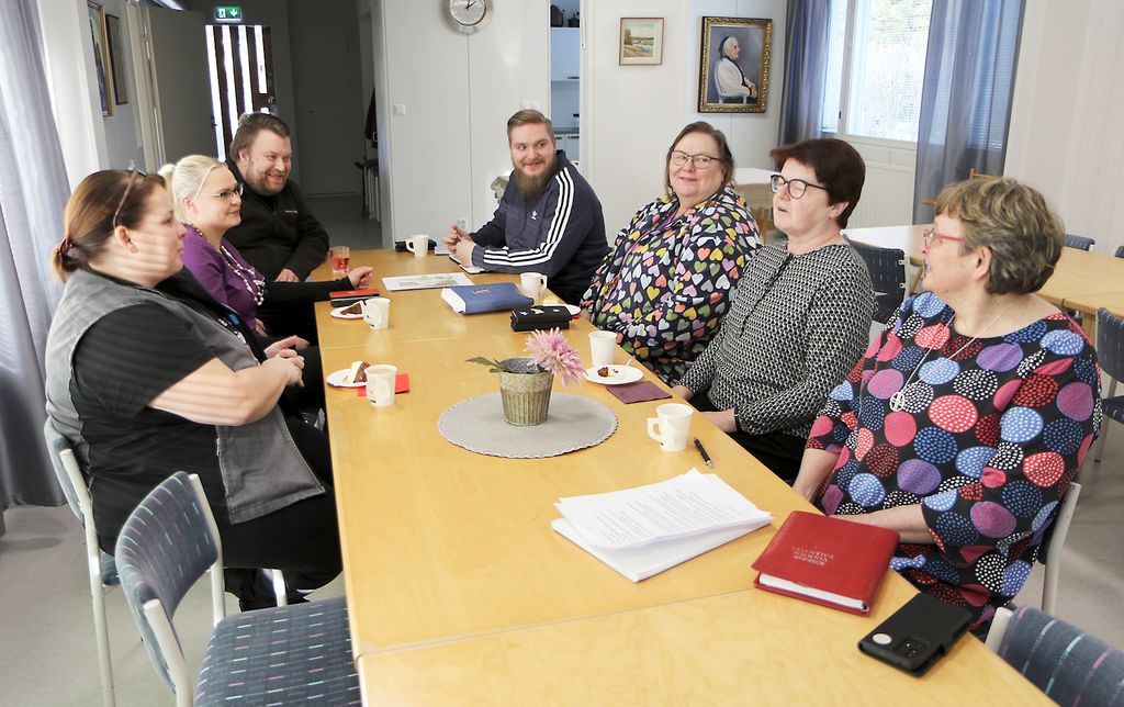 Tejuka - lehti | Teuvan yksinäisiä ja vapaaehtoisia etsimässä