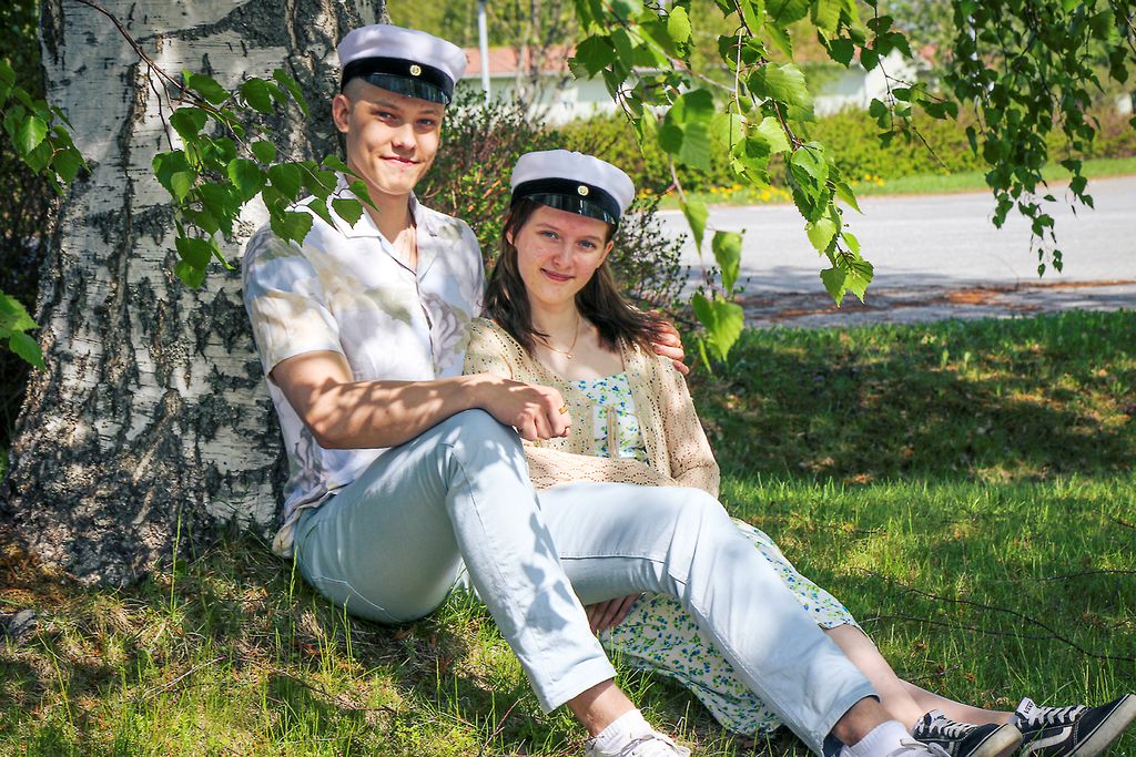 Tejuka - lehti | Emilia ja Antti rakastuivat lukiossa
