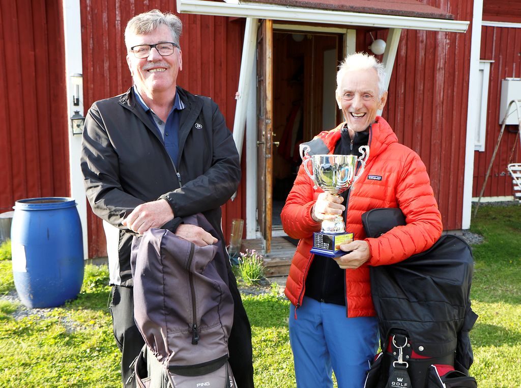 Tejuka - lehti | Golf tuo ystävykset yhteen pari kertaa vuodessa