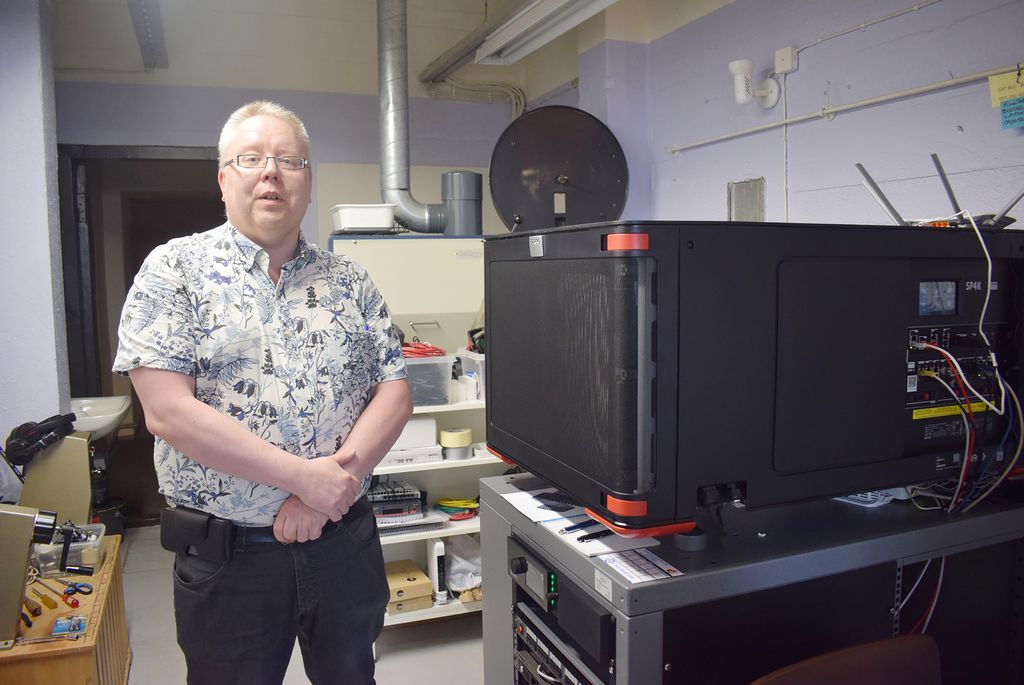 Tejuka - lehti | Elokuvateatterin uudet laitteet vihittiin käyttöön