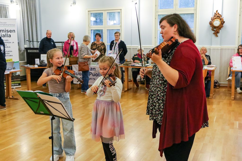 Tejuka - lehti | Teuvalaiset yhdistykset esittelivät tarjontaansa